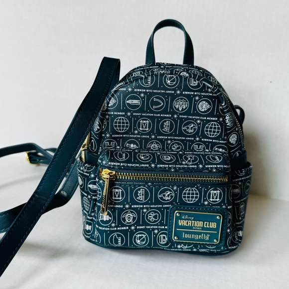 Disney Loungefly Vacation Club Member | Bags | Like New Loungefly ...